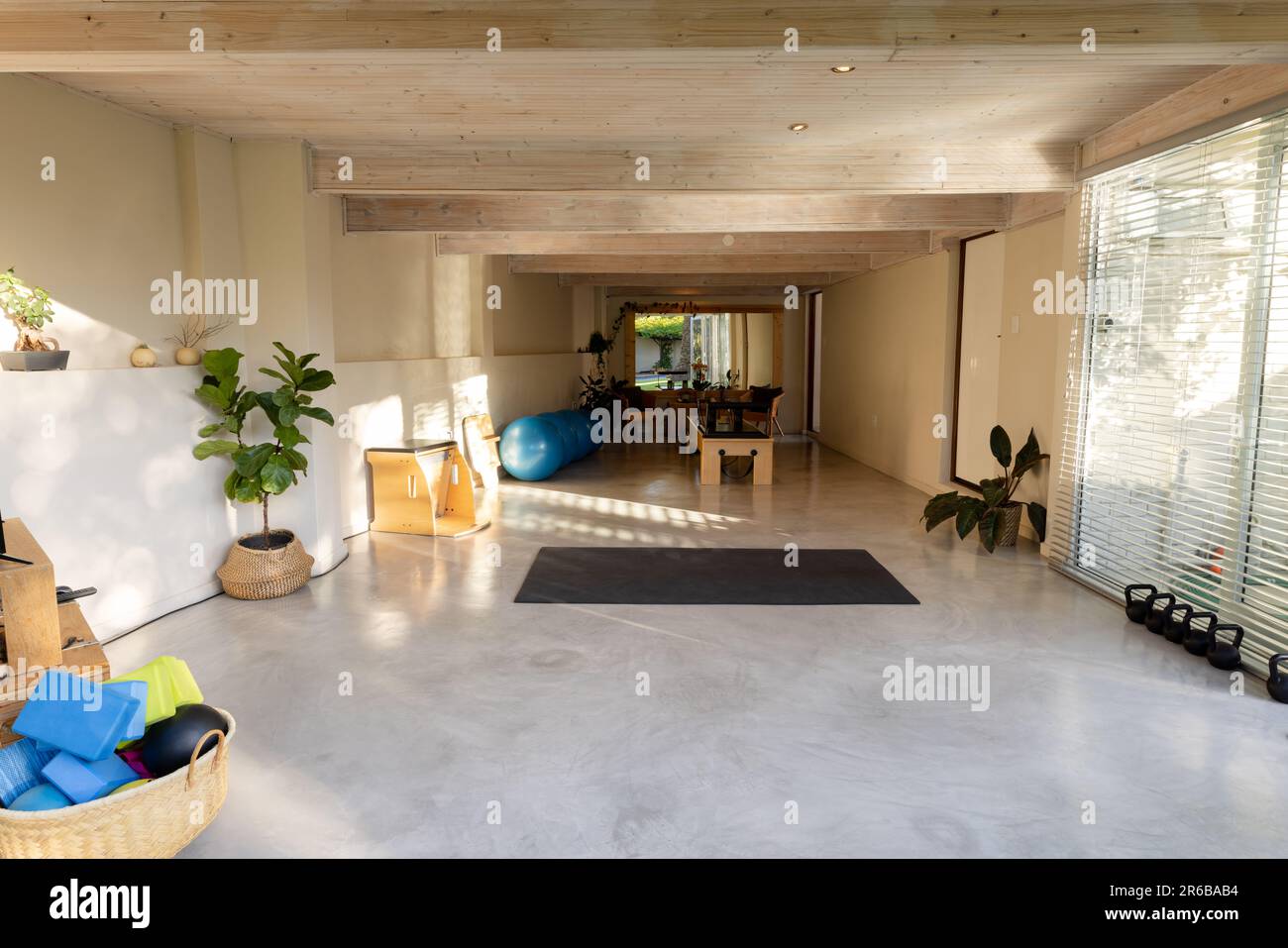 Pilates studio hi-res stock photography and images - Alamy
