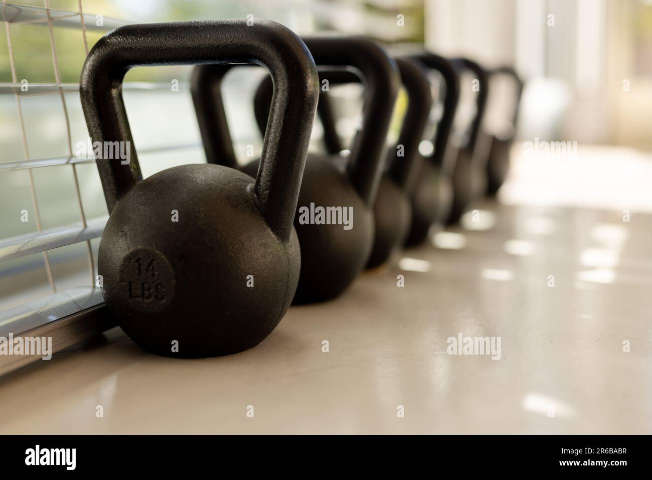 Row weights hi-res stock photography and images - Alamy