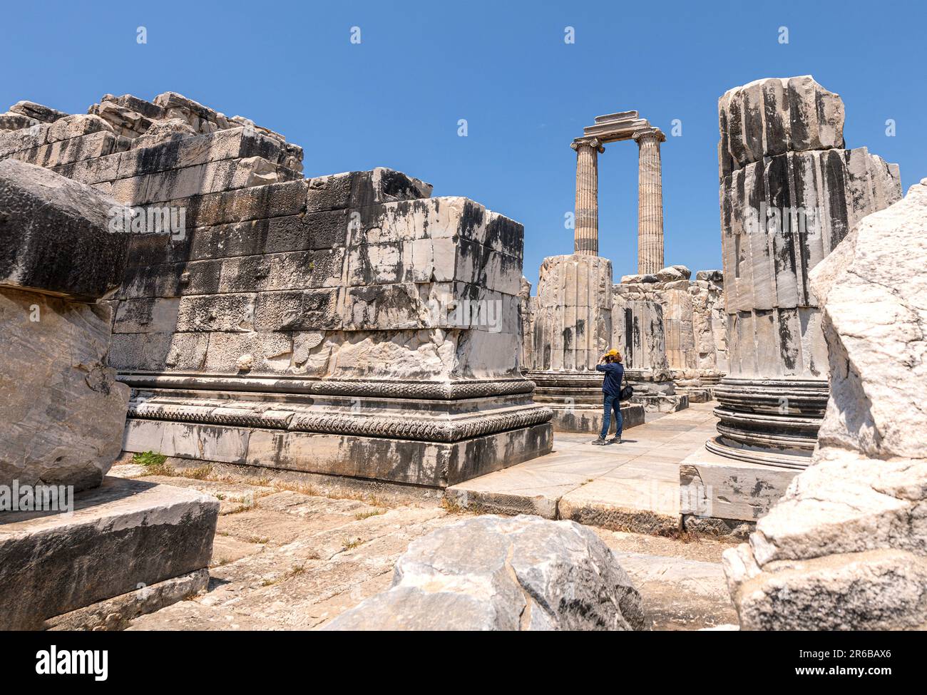 The Temple of Apollo in Didim, located 18 kilometers south of Miletus ...