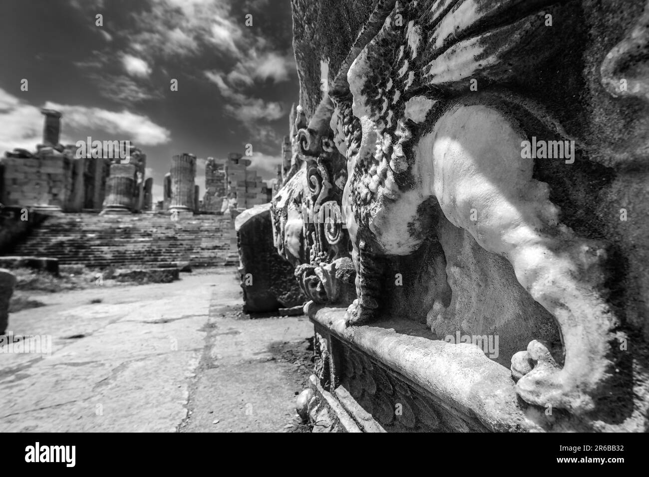 The Temple of Apollo in Didim, located 18 kilometers south of Miletus ...