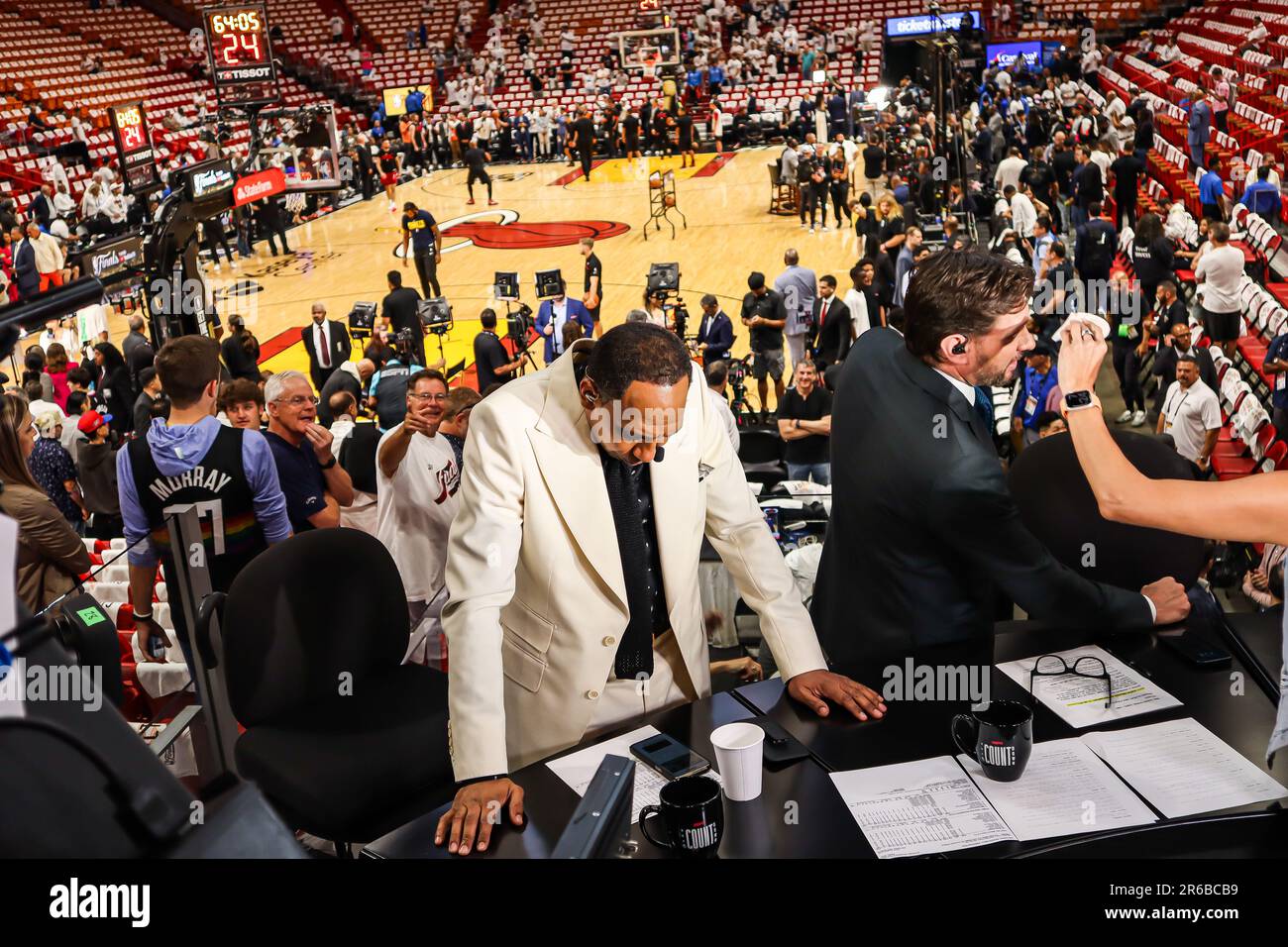 Basketball caourt hi-res stock photography and images - Alamy
