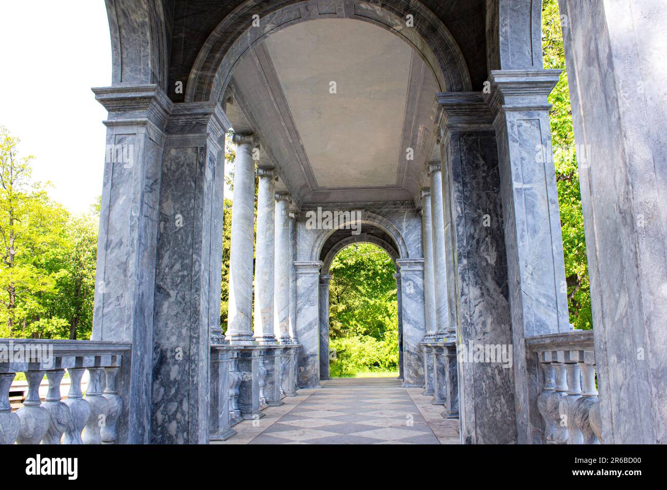 Stone arch column grace hi-res stock photography and images - Alamy
