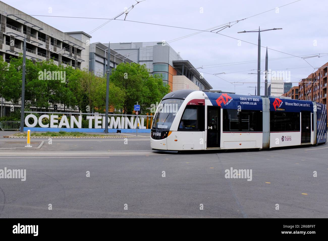 Terminal opens hi-res stock photography and images - Alamy