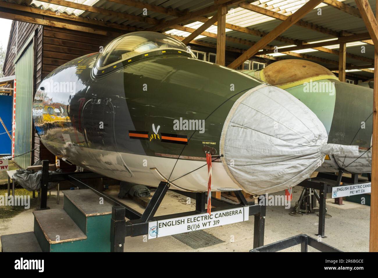English electric canberra b i 6 wt319 hi-res stock photography and images - Alamy