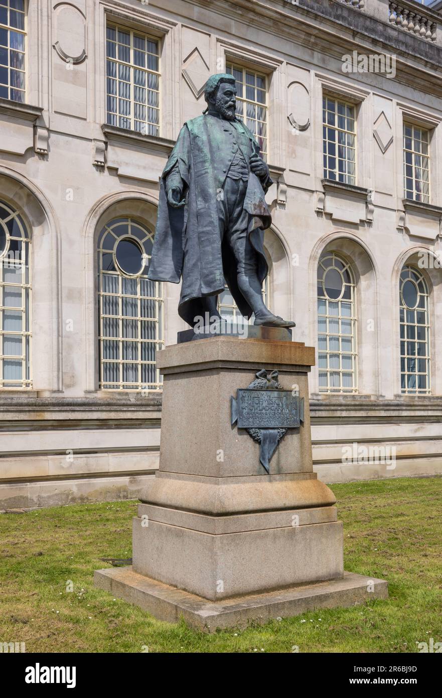 Bronze statue of Judge Gwilym Williams of Miskin (1839-1906) in front ...
