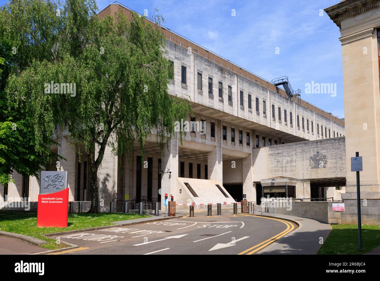Welsh government building hi-res stock photography and images - Alamy