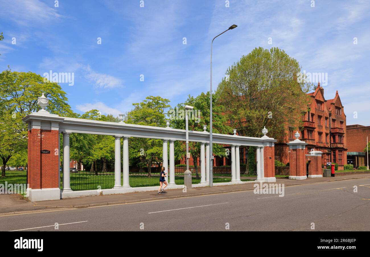 Colonnade and gateways at South end of Queen Anne Square, Cathays ...