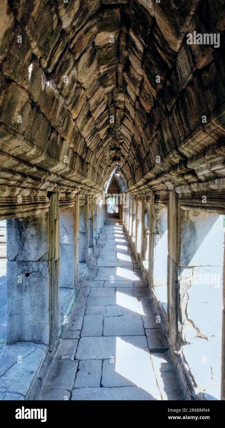 Vaulted stone ceiling hi-res stock photography and images - Alamy