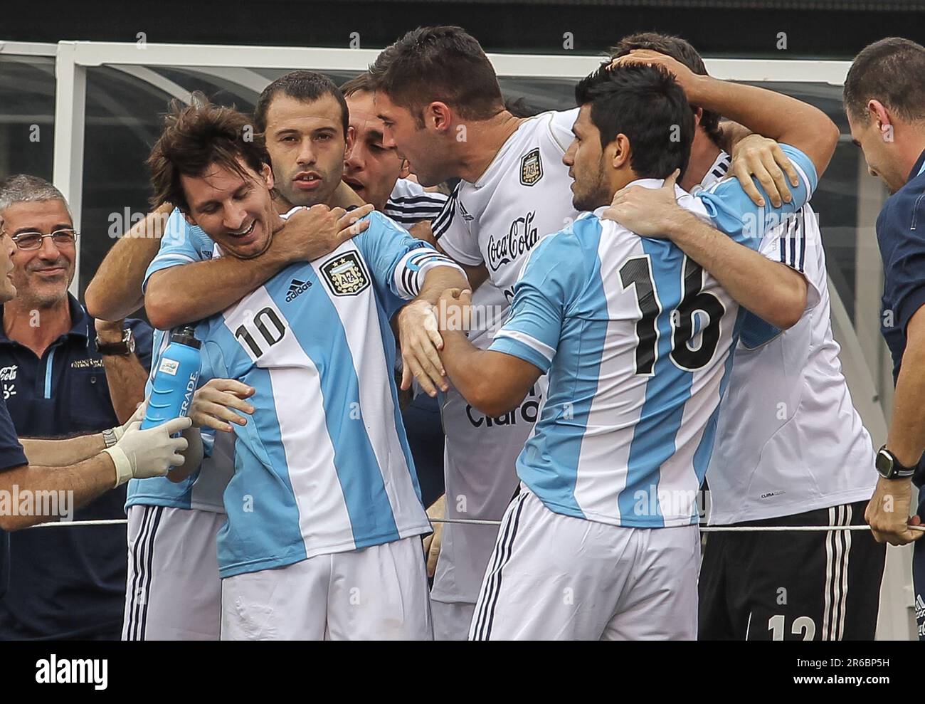 Signing of messi hi-res stock photography and images - Alamy