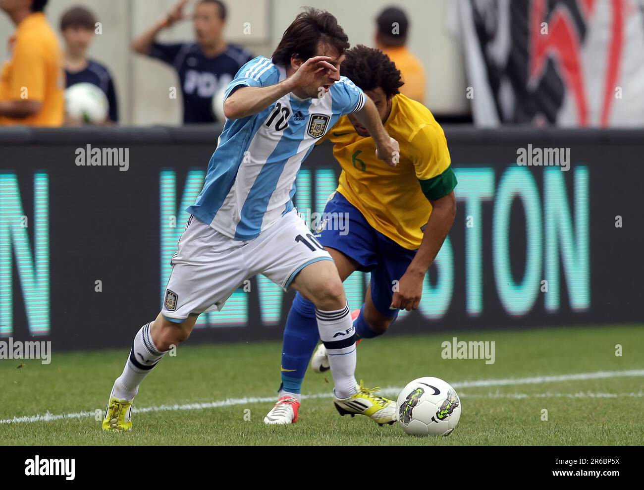 Signing of messi hi-res stock photography and images - Alamy