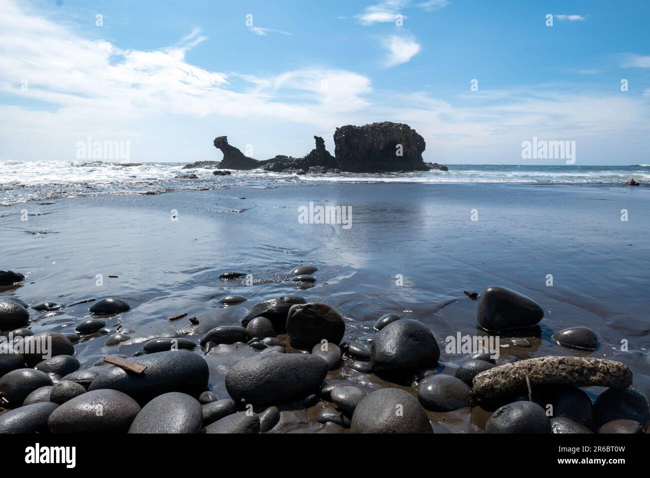 El Salvador "El Tunco" Rock, A Pig Shaped Rock Formation which El Tunco ...