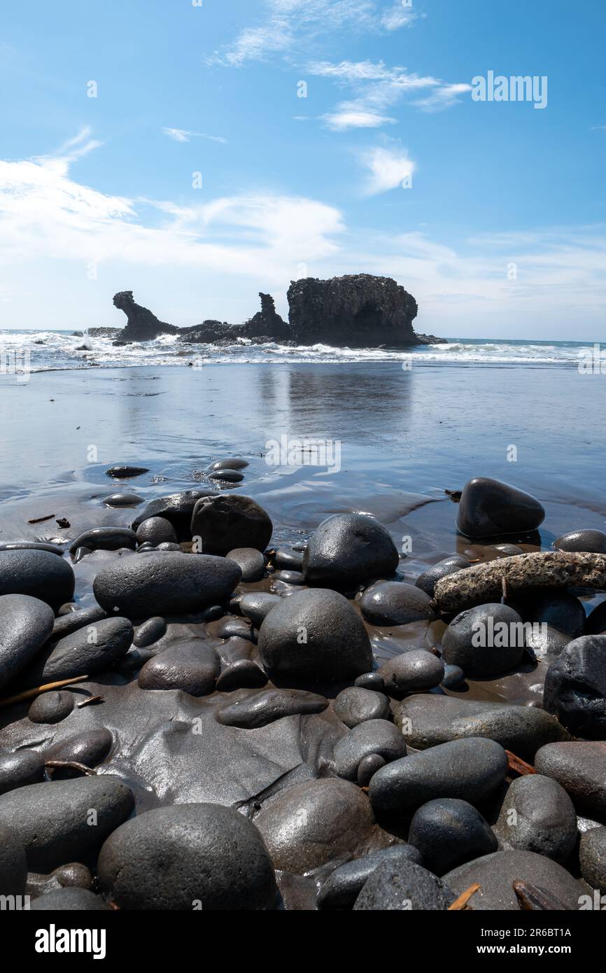 El Salvador "El Tunco" Rock, A Pig Shaped Rock Formation which El Tunco ...