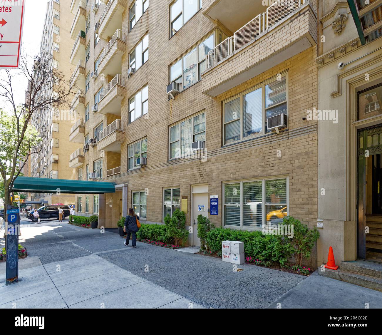 Emery Roth designed 40 Park Avenue with little ornamentation, but ...