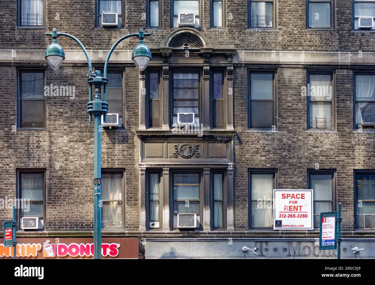 Multi level storefronts hi-res stock photography and images - Alamy
