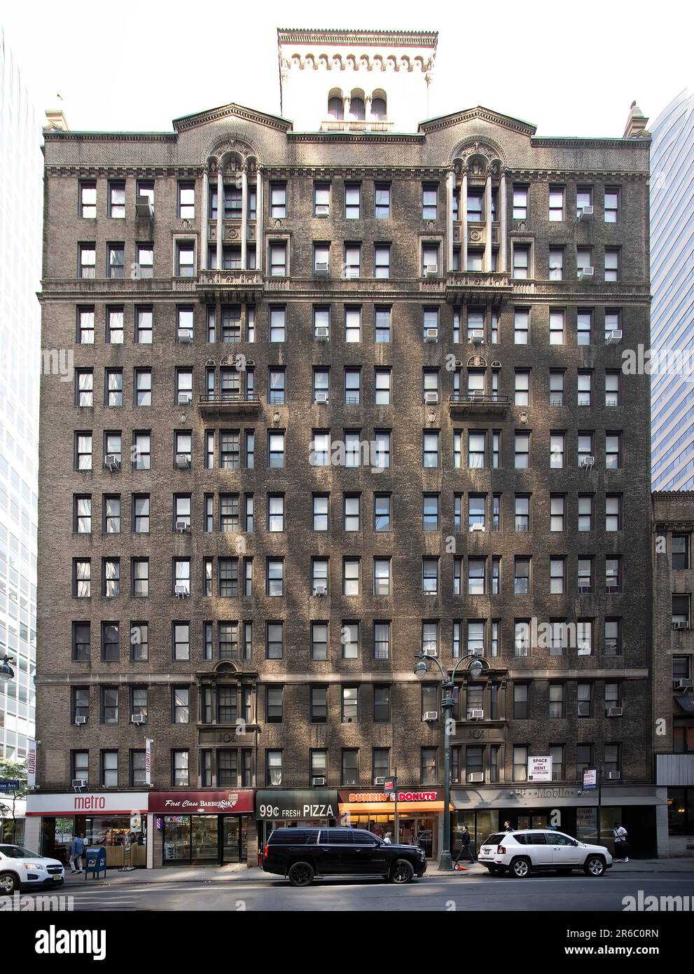 Emery Roth designed this 1924 apartment building with a courtyard ...
