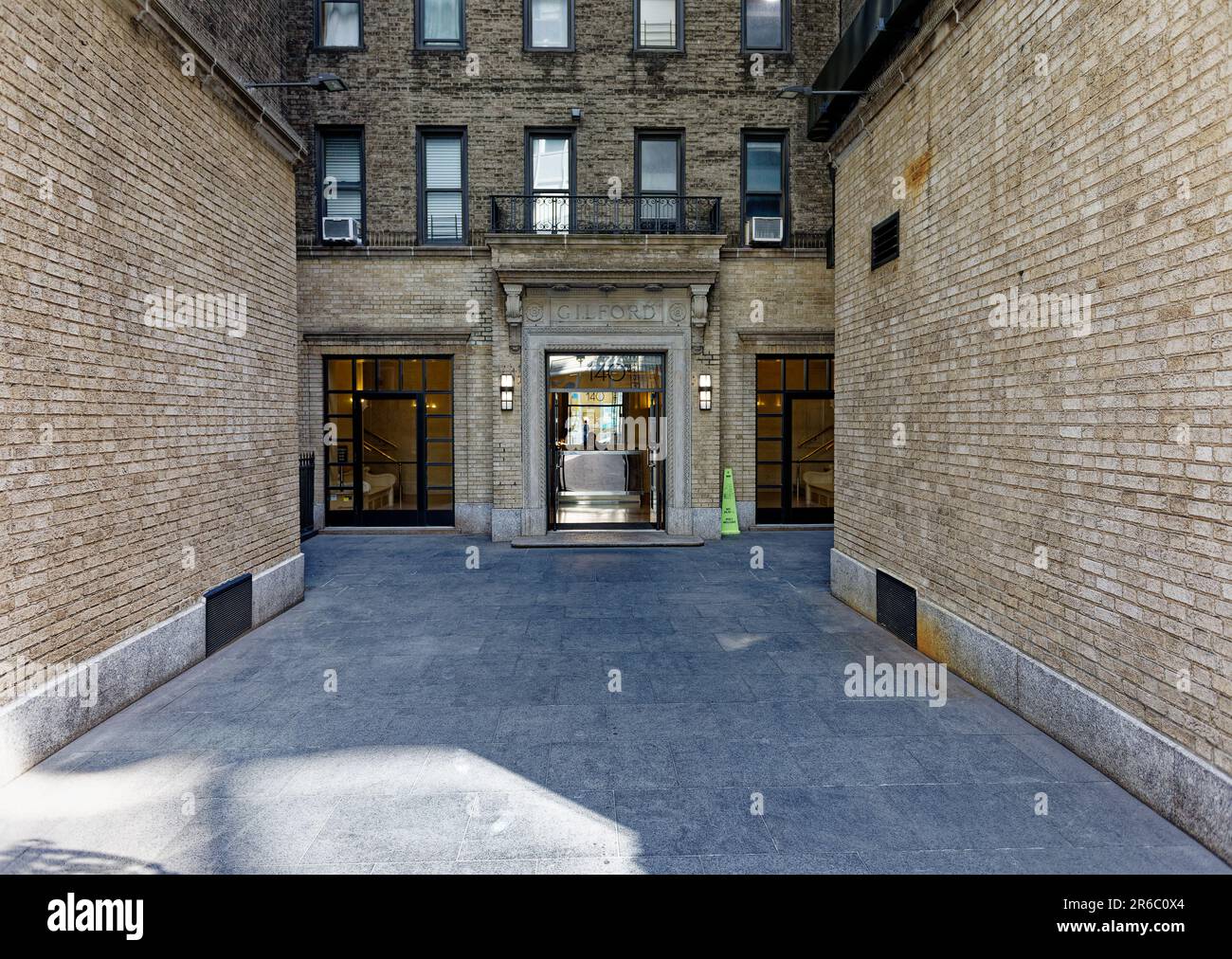 140 east 46th st hi-res stock photography and images - Alamy