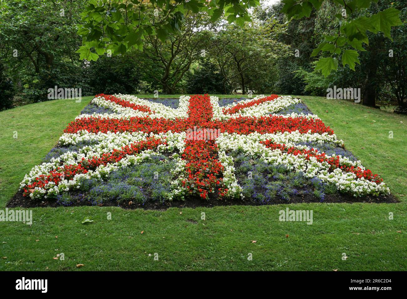 Flower display in shape and colours of the Union Jack flag of Great ...