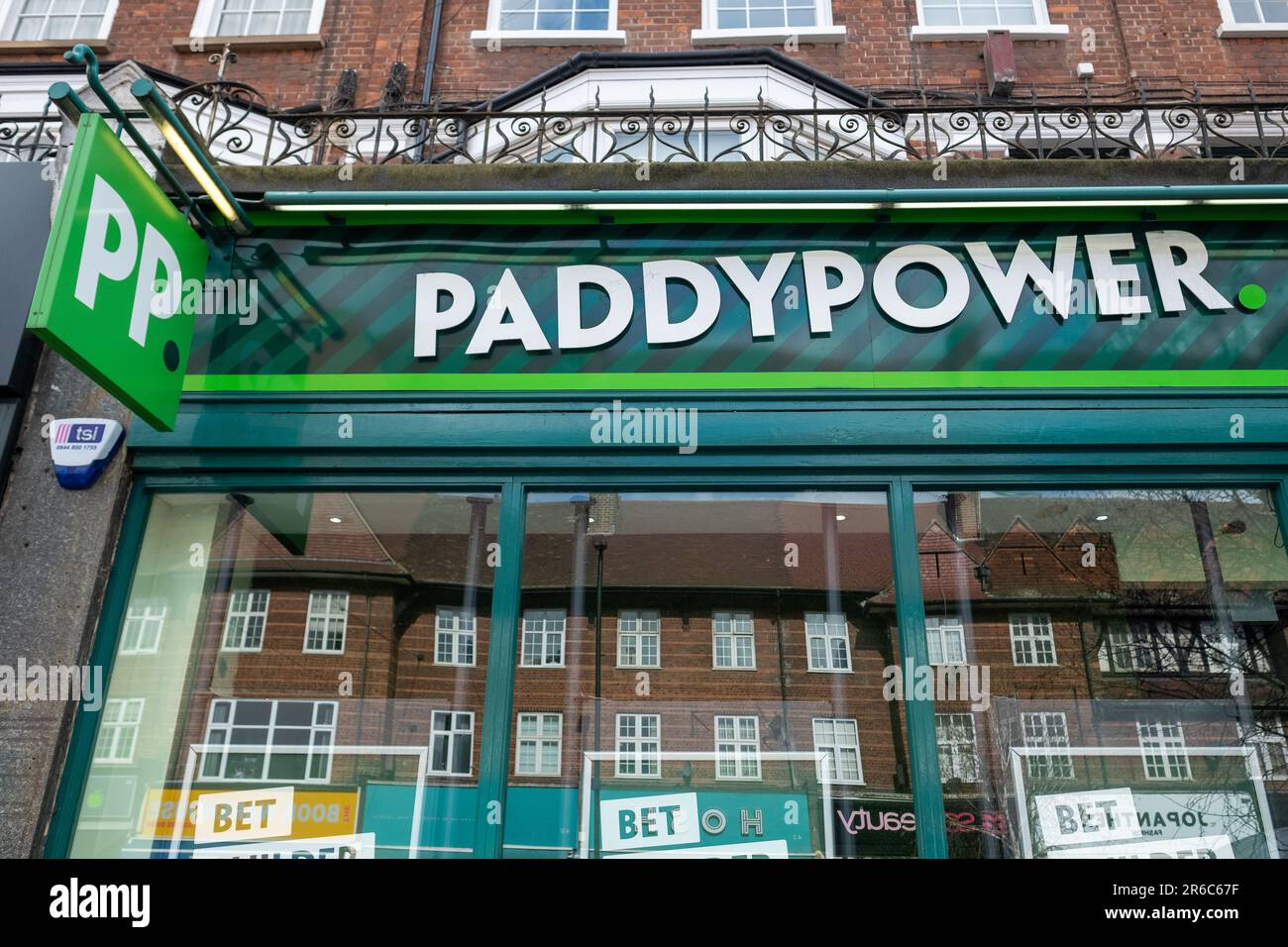 Paddy power hi-res stock photography and images - Alamy