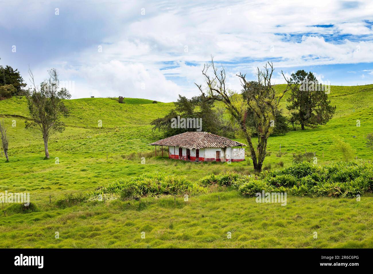 Antioqueña rural peasant house - Traditional architecture of Colombia ...