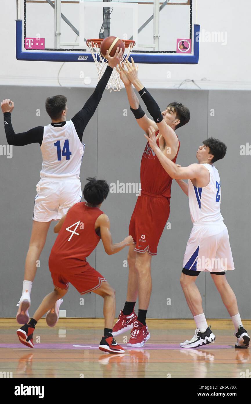 He is only 17 years old, but he is already a dizzying 231 centimeters tall (7'3). Canadian ...