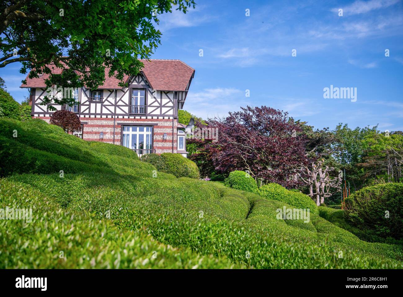 Awe panorama of Etretat gardens (so named garden) in this village ...