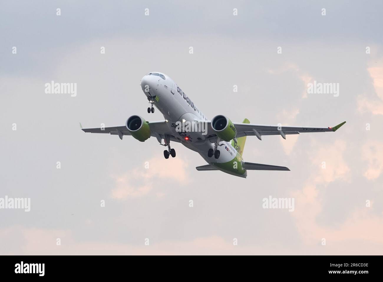 ISTANBUL, TURKIYE - OCTOBER 08, 2022: Air Baltic Airbus A220-371 (55165 ...