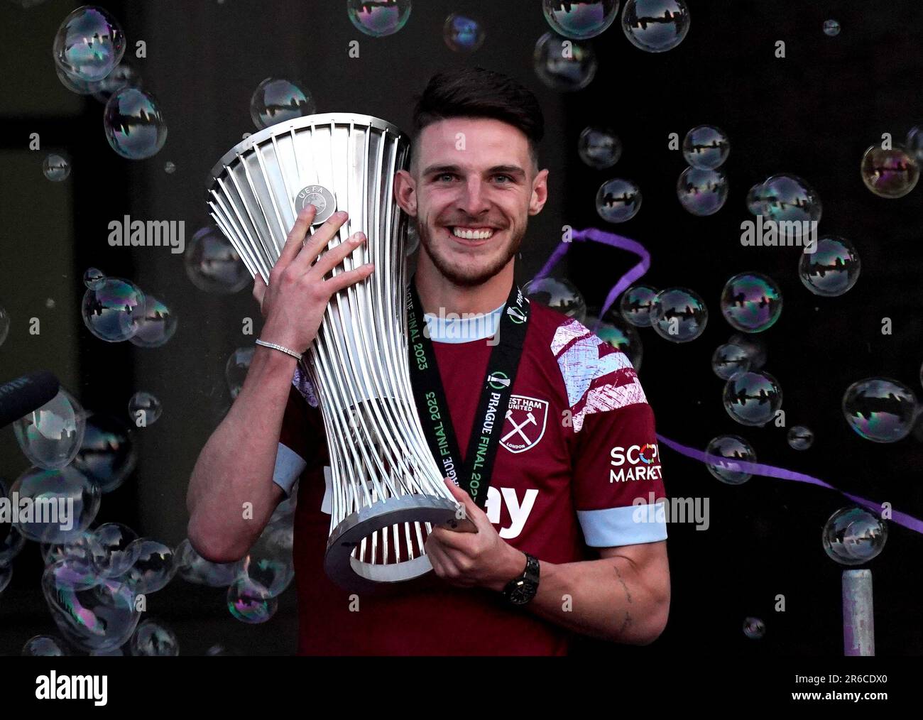 West Ham United's Declan Rice celebrates with the trophy at the Old ...