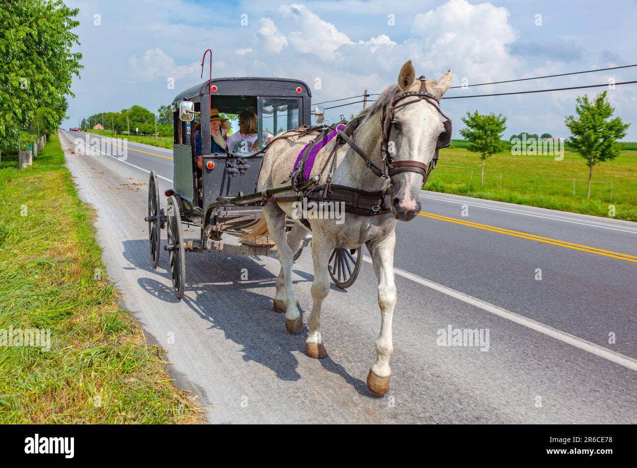 Amish people hi-res stock photography and images - Alamy