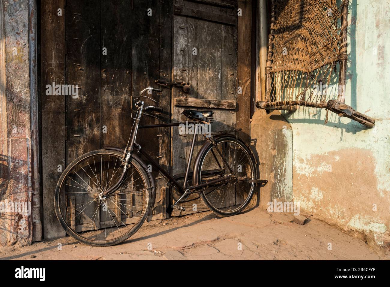 A view of the traditional Indian one speed bike, Agra, India Stock ...