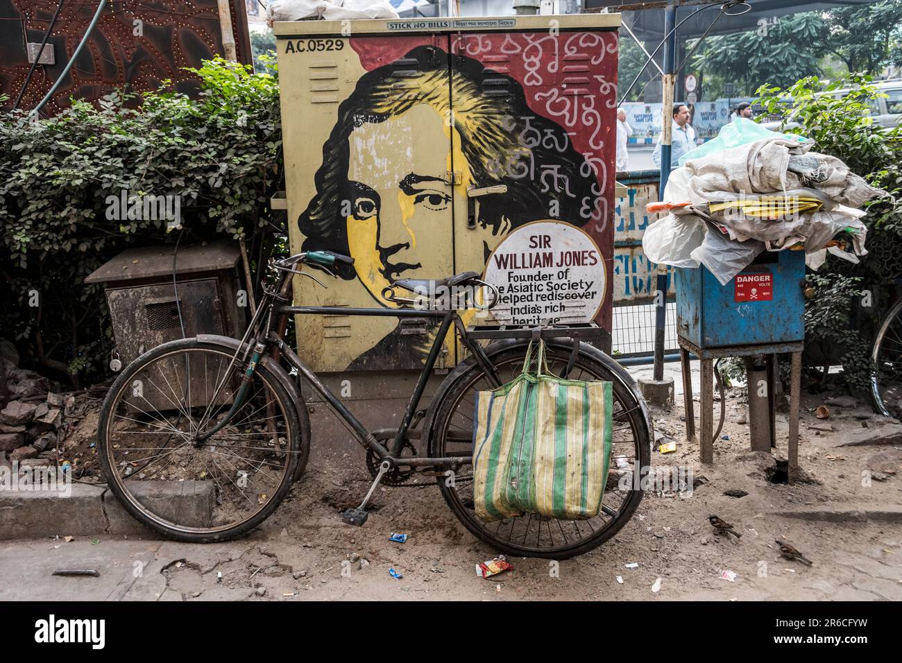 A view of the traditional Indian one speed bike, Calcutta, India Stock ...