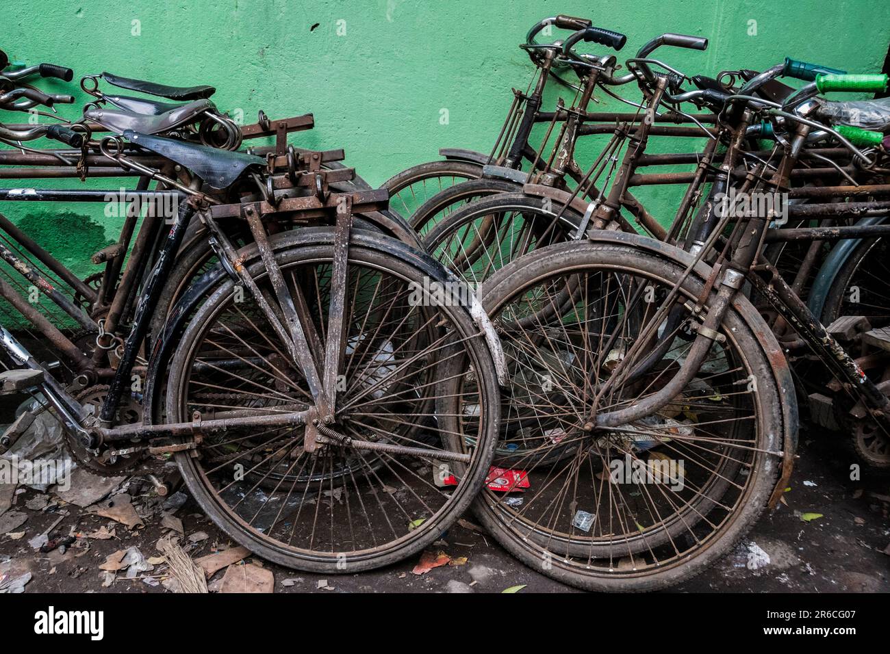 A view of the traditional Indian one speed bike, Calcutta, India Stock ...