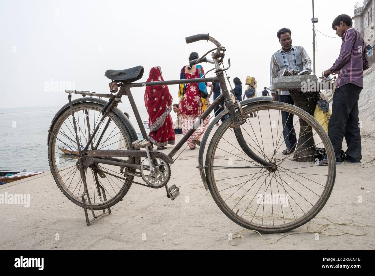A view of the traditional Indian one speed bike, Varanasi, India Stock ...