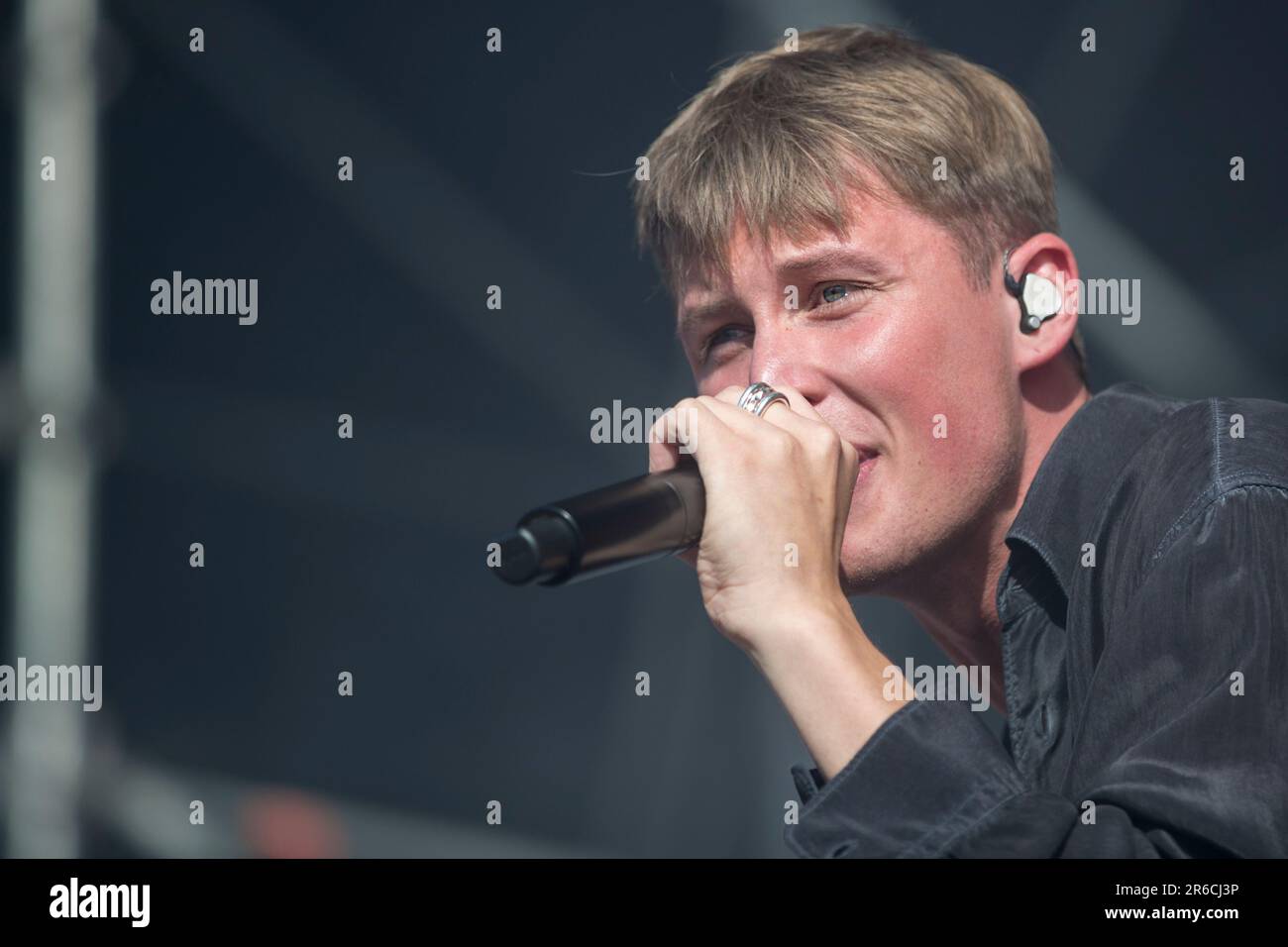 Vocal ability hi-res stock photography and images - Alamy