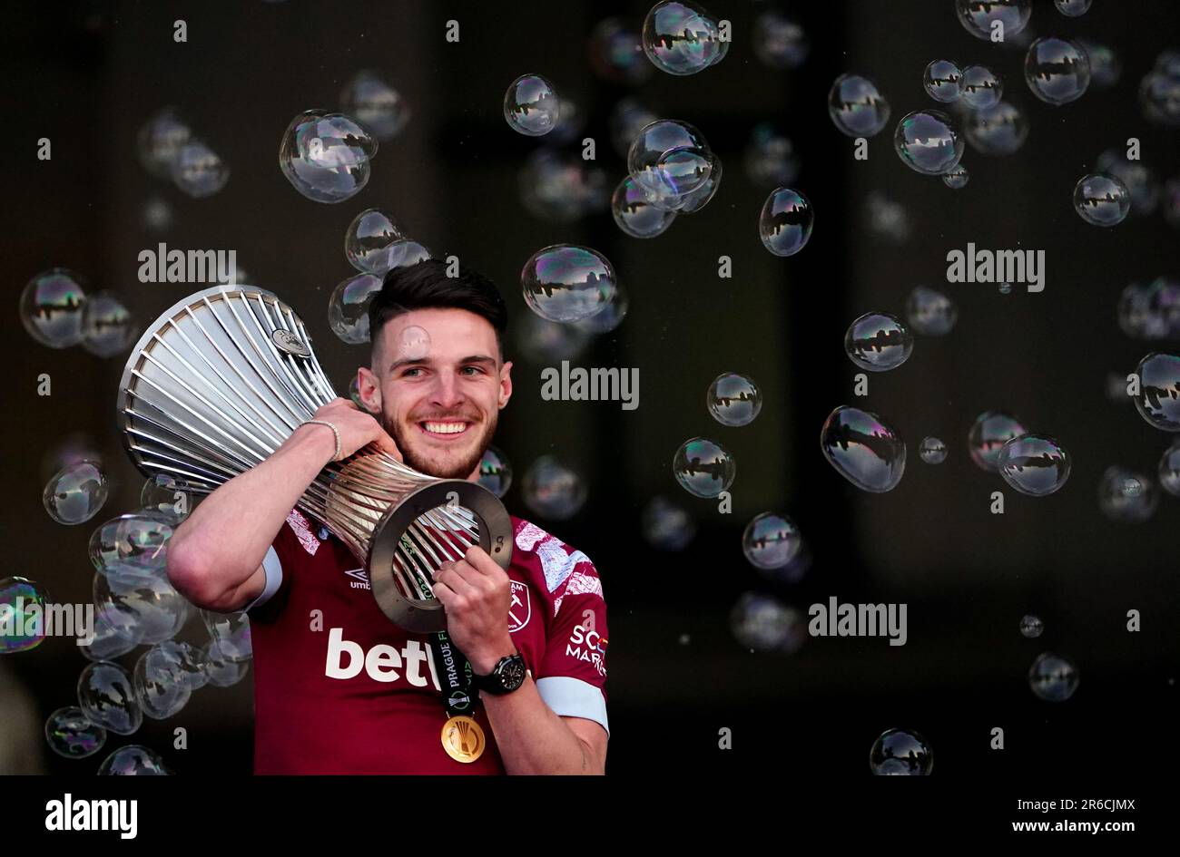West Ham United's Declan Rice celebrates with the trophy at the Old ...