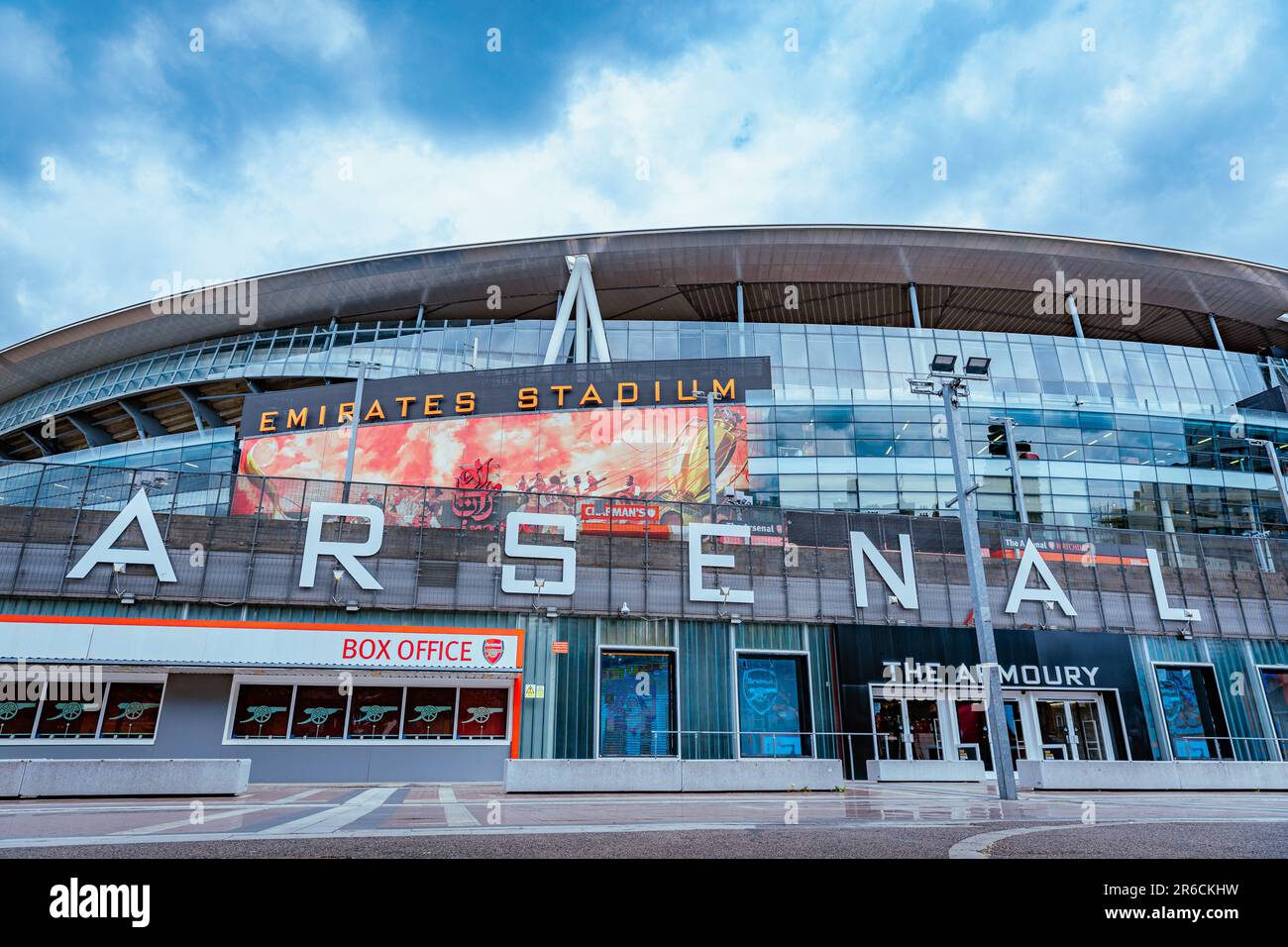 Emirates stadium arsenal london hi-res stock photography and images - Alamy