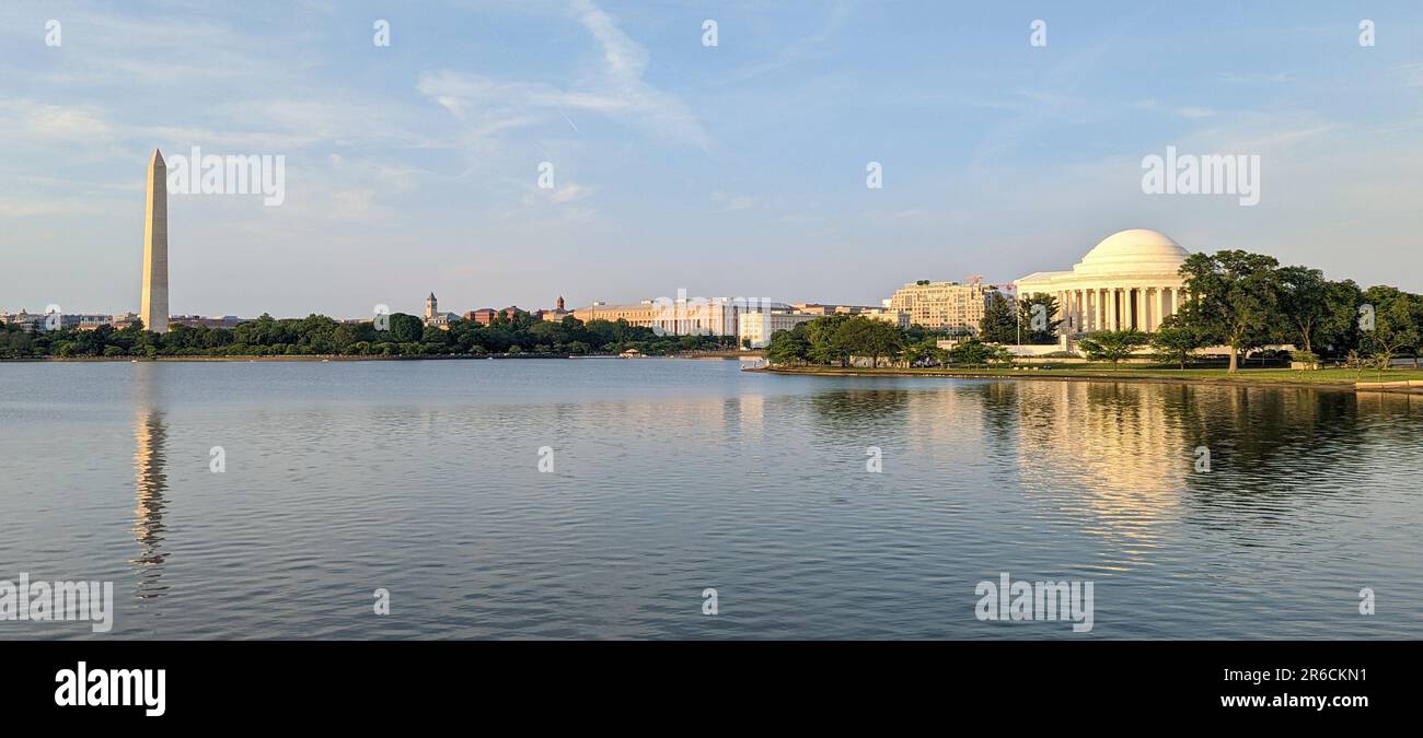 Panorama of the Washington DC skyline including the Washington Monument ...