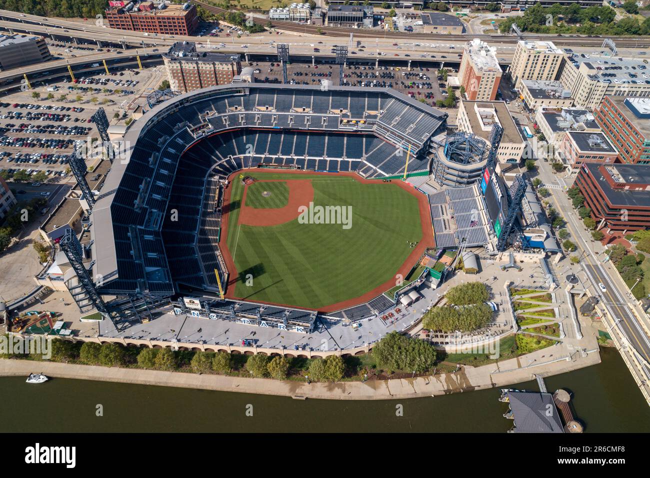 Pittsburgh pnc park baseball stadium hi-res stock photography and ...