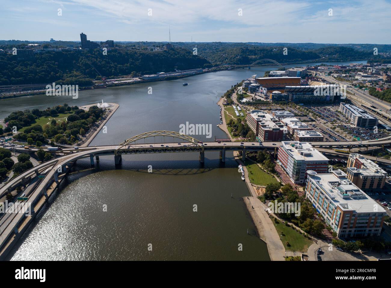 Fort Duquesne Bridge and Pittsburgh Cityscape in background Stock Photo ...