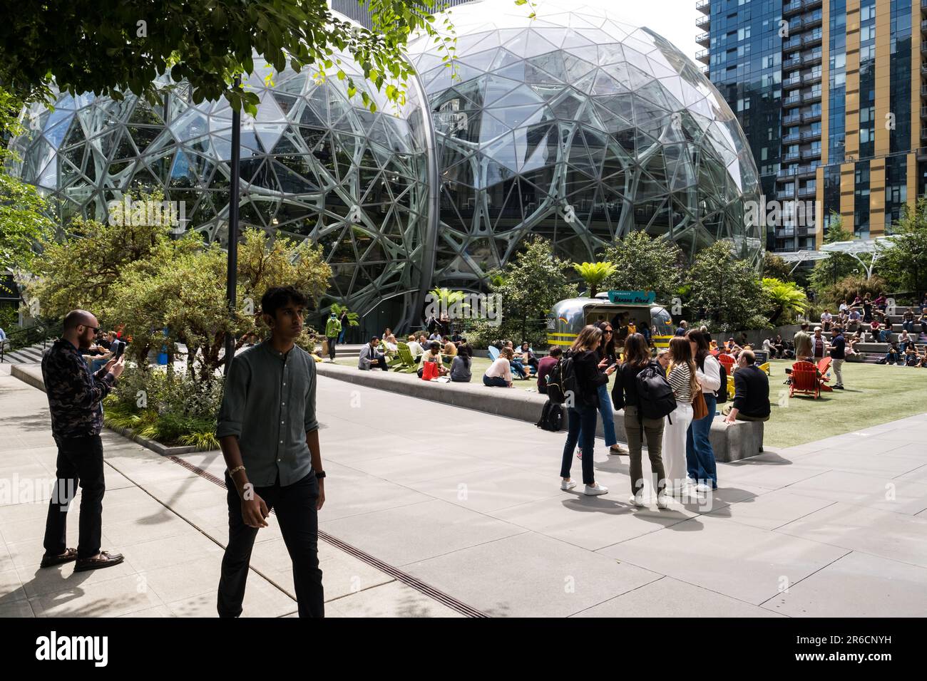 Amazon office seattle workers hi-res stock photography and images - Alamy