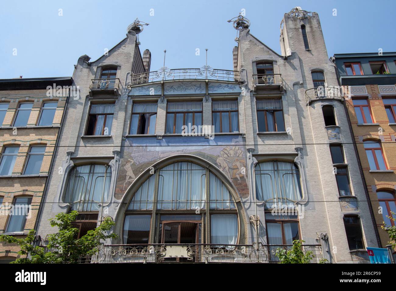 The Art Nouveau facade of the Help U Zelve building Help thyself ...