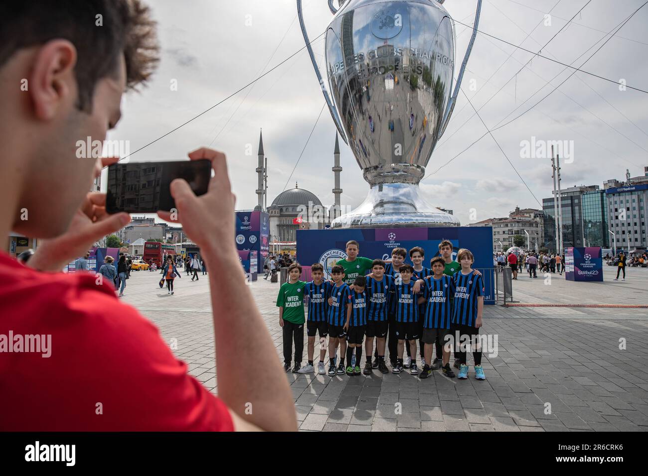 Istanbul, Turkey. 08th June, 2023. Children with Inter Academy jerseys ...