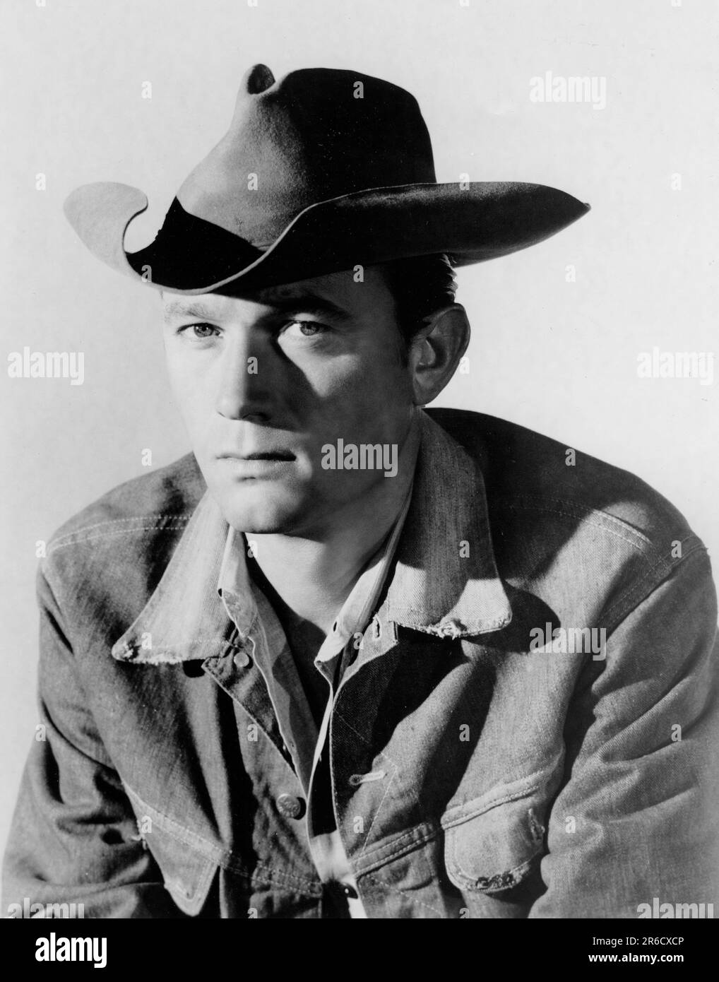 Lawrence Harvey, head and shoulders Publicity Portrait for the Film ...