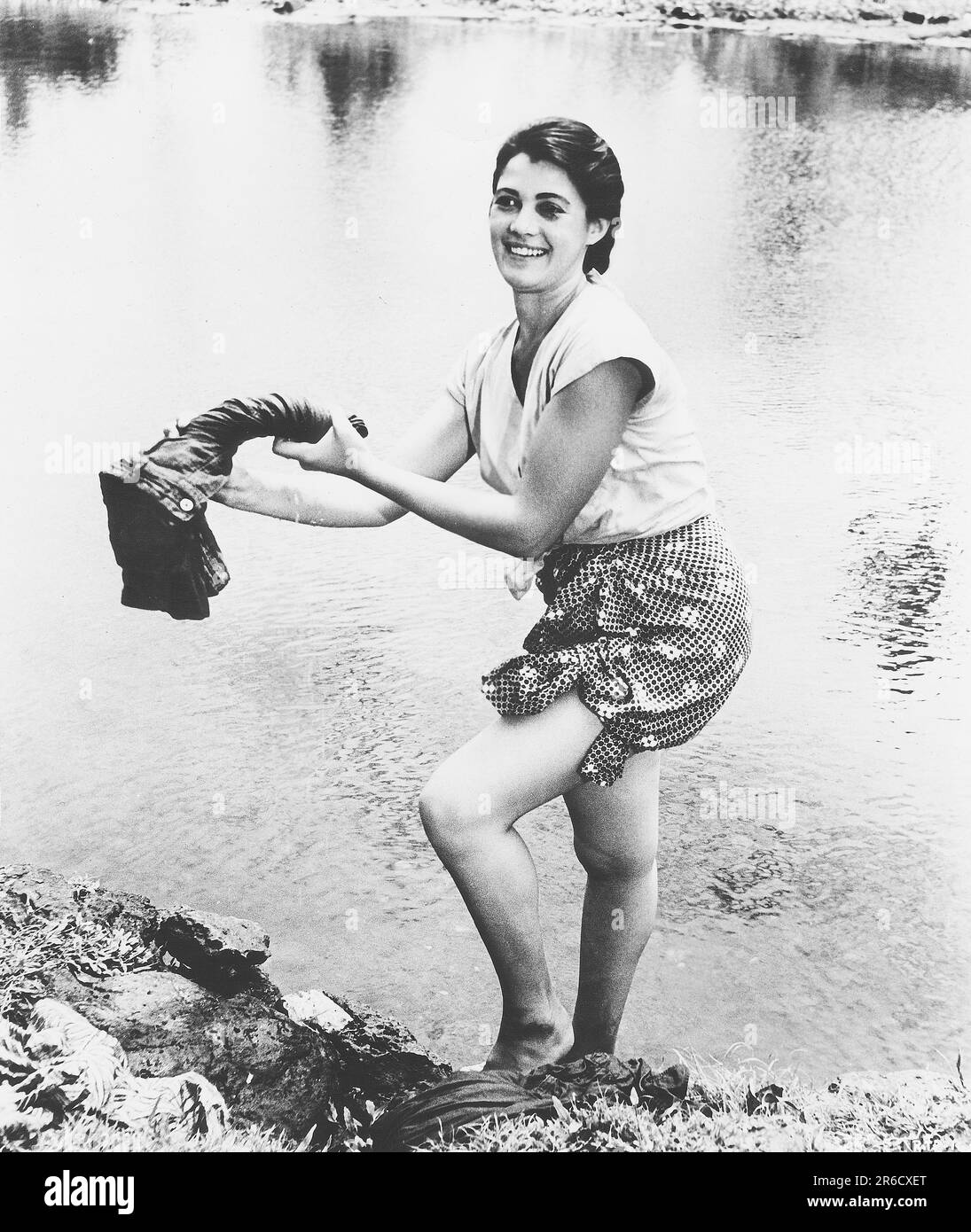 Roberta Haynes. On-set of the Film, "Return to Paradise", United ...