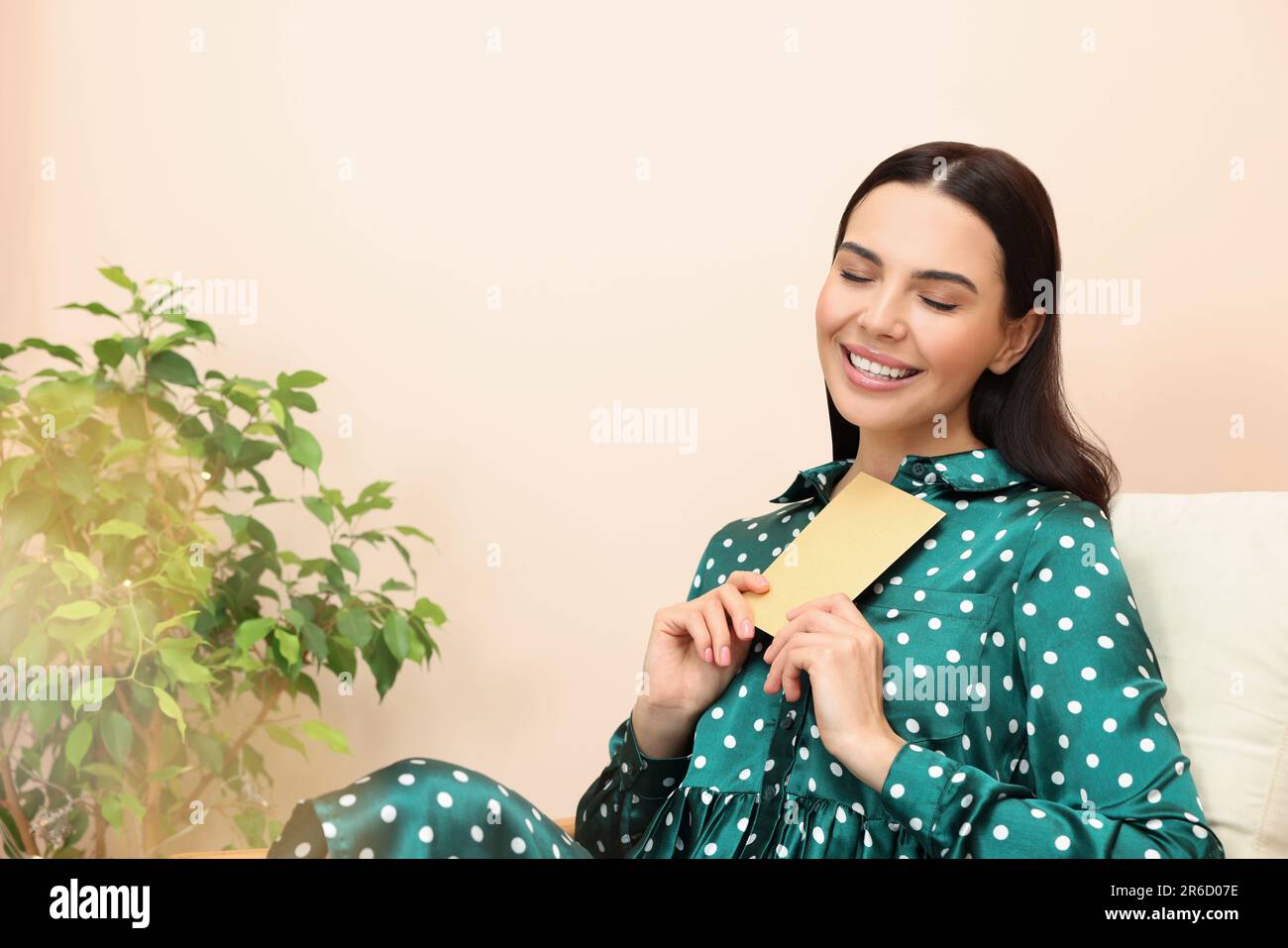 Woman delivering christmas card hi-res stock photography and images - Alamy