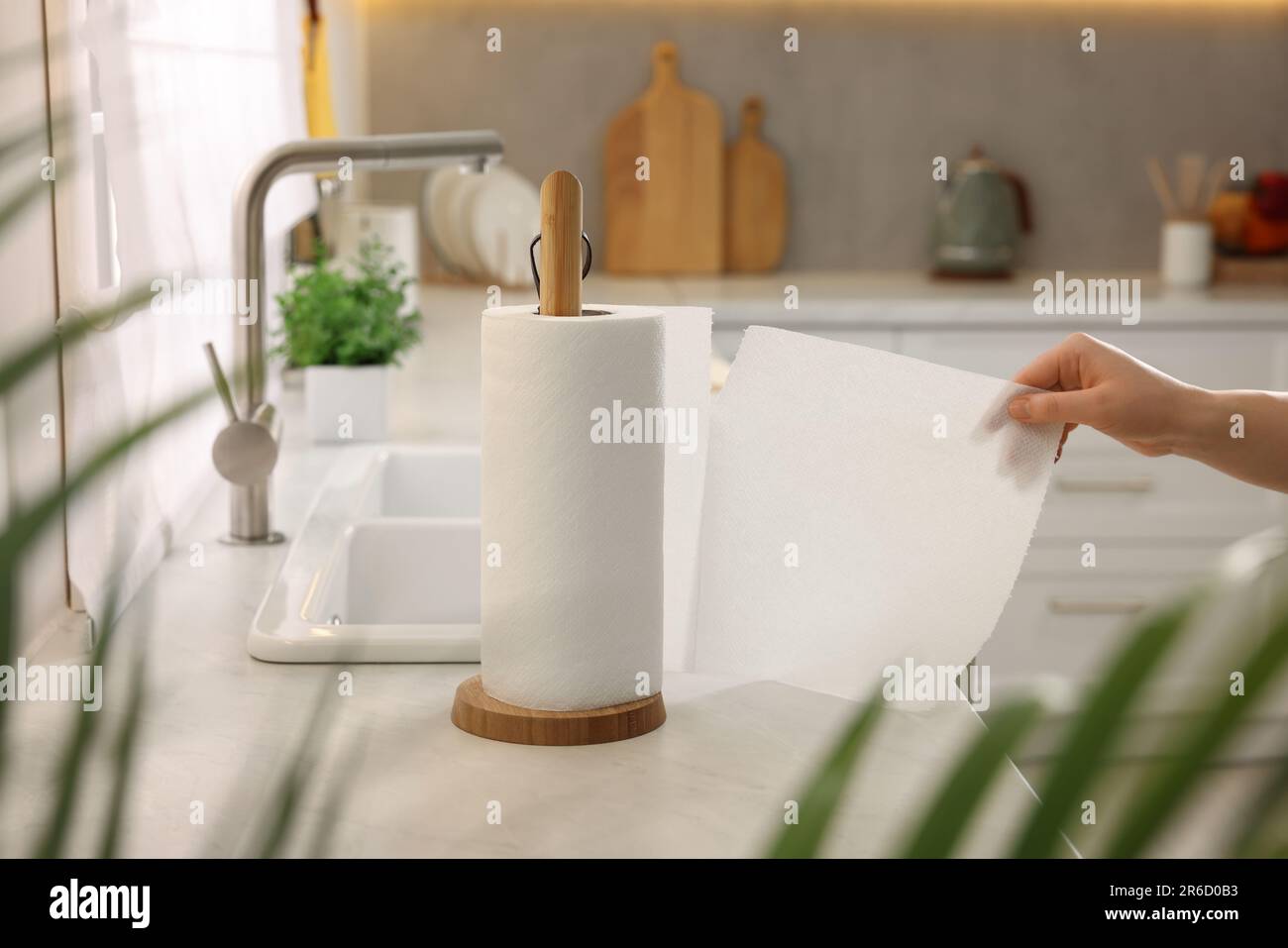 Using paper towels hi-res stock photography and images - Alamy