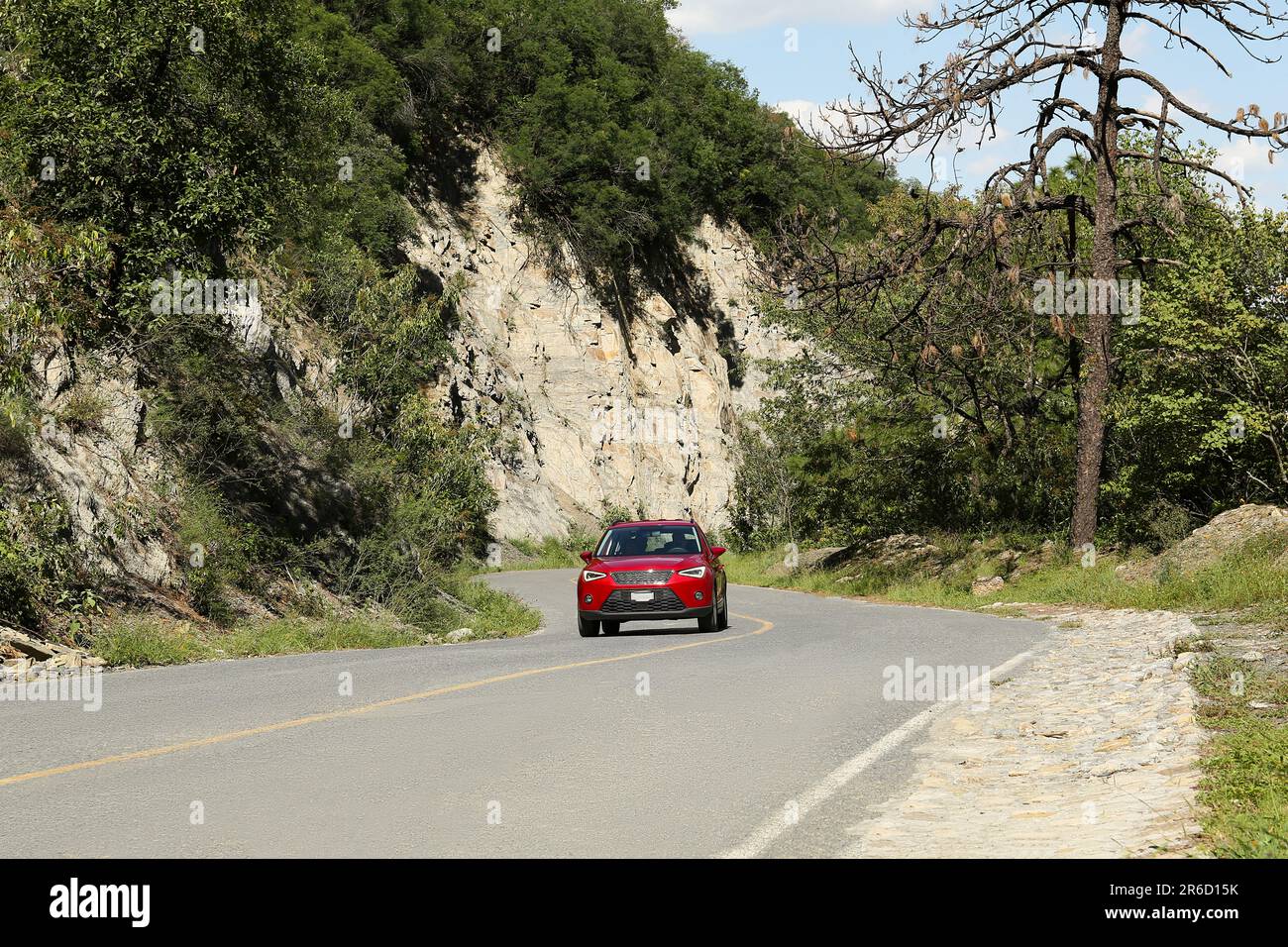 Slope markings hi-res stock photography and images - Alamy