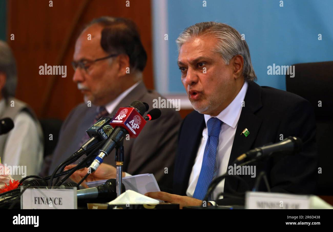 Economic conference islamabad prime minister hi-res stock photography ...