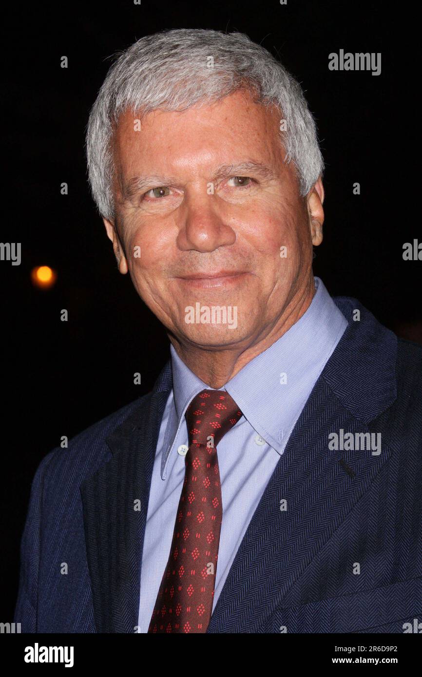 Larry gagosian 2010 hi-res stock photography and images - Alamy