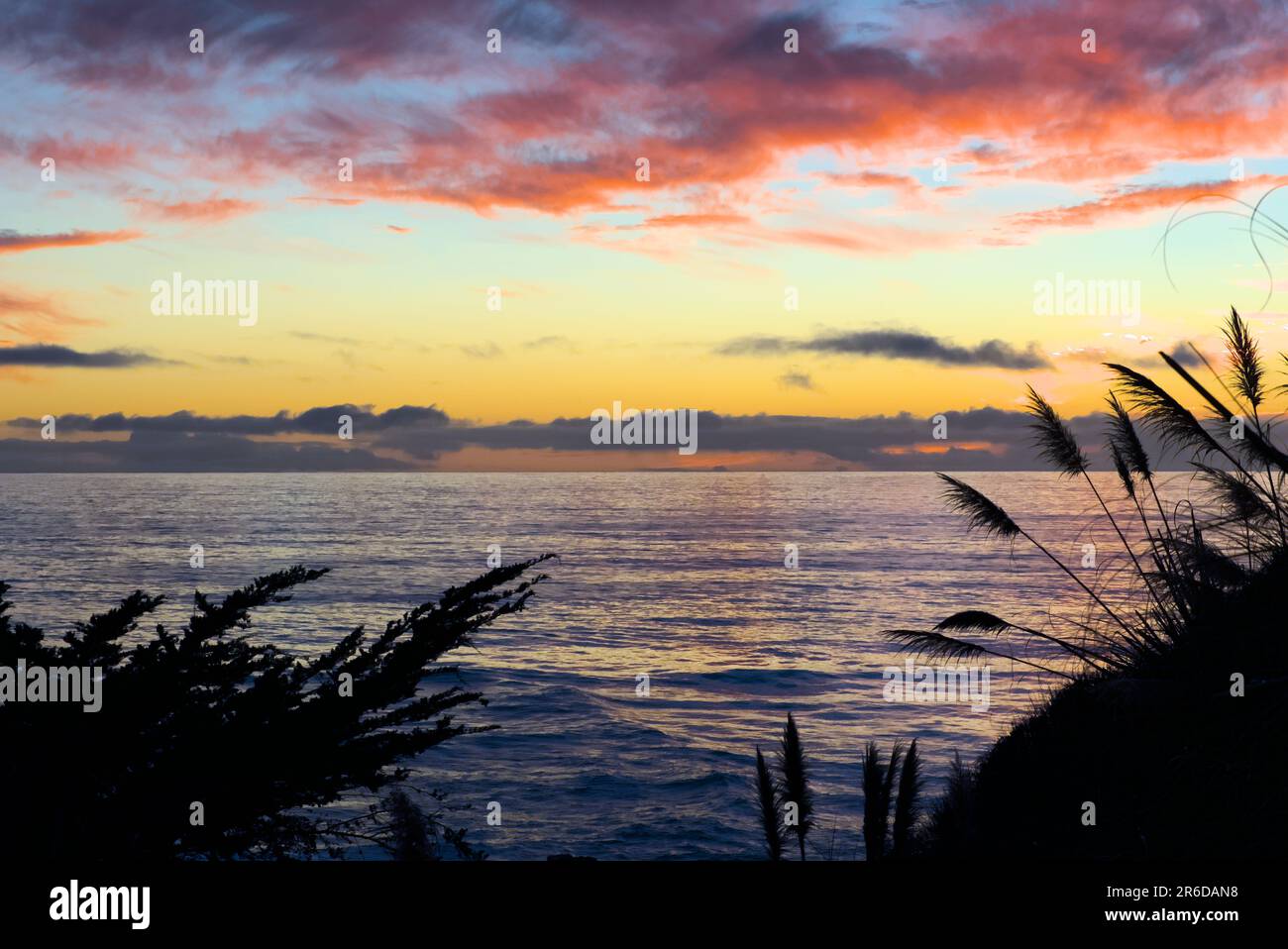 Clouds line silhouette hi-res stock photography and images - Alamy