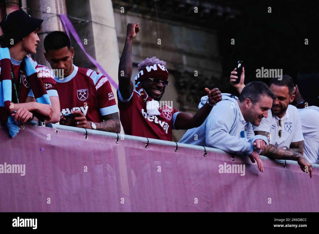 West ham victory parade hi-res stock photography and images - Alamy